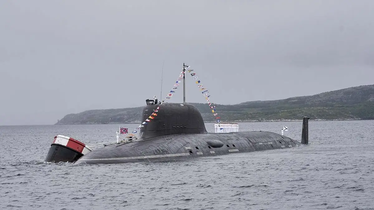US aircraft are searching for a Russian submarine sent to rescue the ...